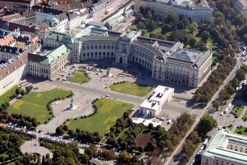 Burghauptmannschaft Österreich - Heldenplatz